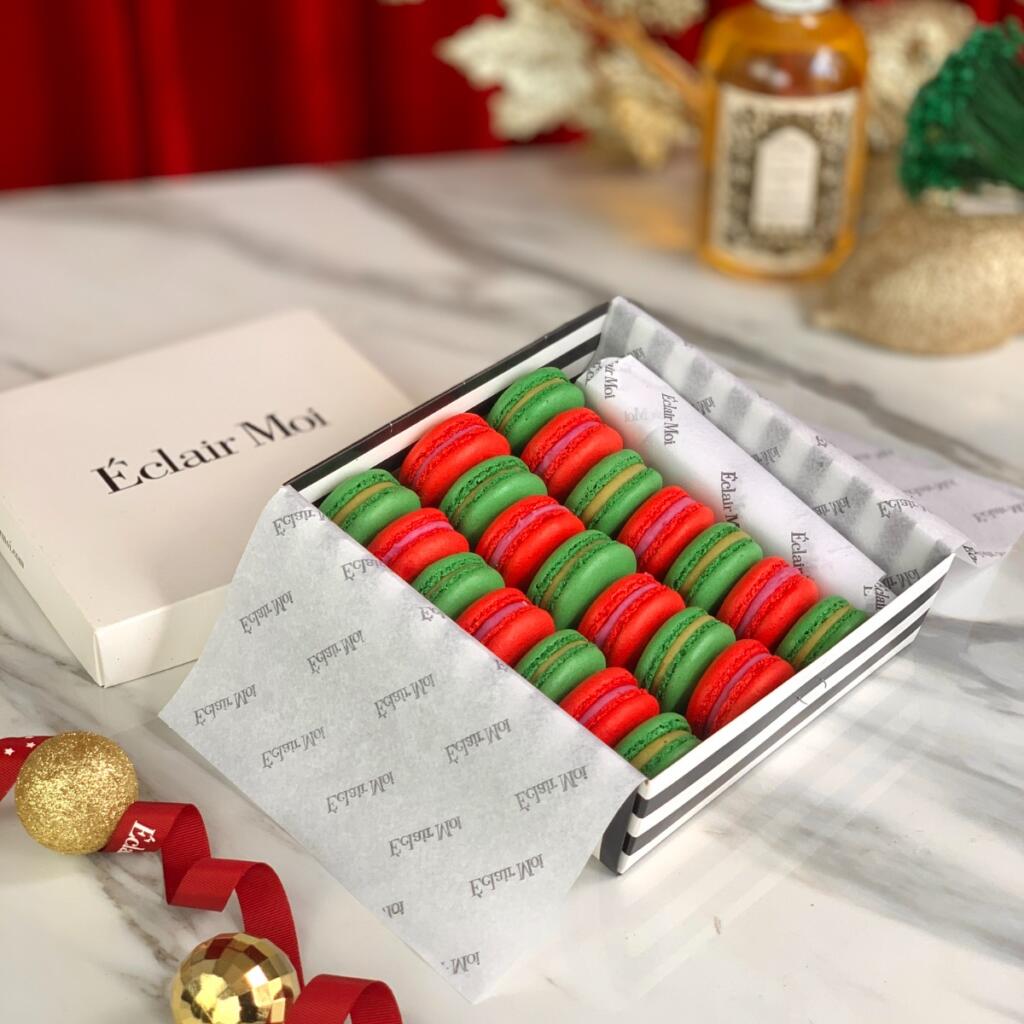 Caixa Listrada 21 Macarons Natalinos – Éclair Moi
