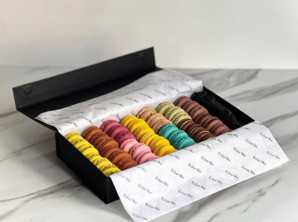 Caixa 42 Macarons Natalinos Deluxe – Éclair Moi